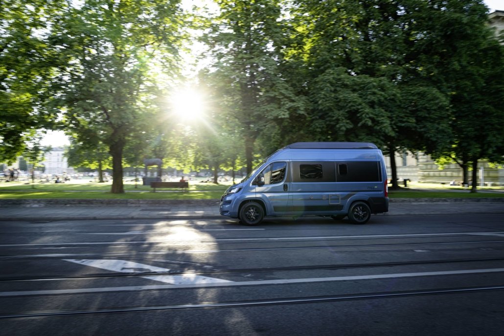 Nouveauté 2021, Hymer Camper Vans Free 540, le retour du thème Blue ...