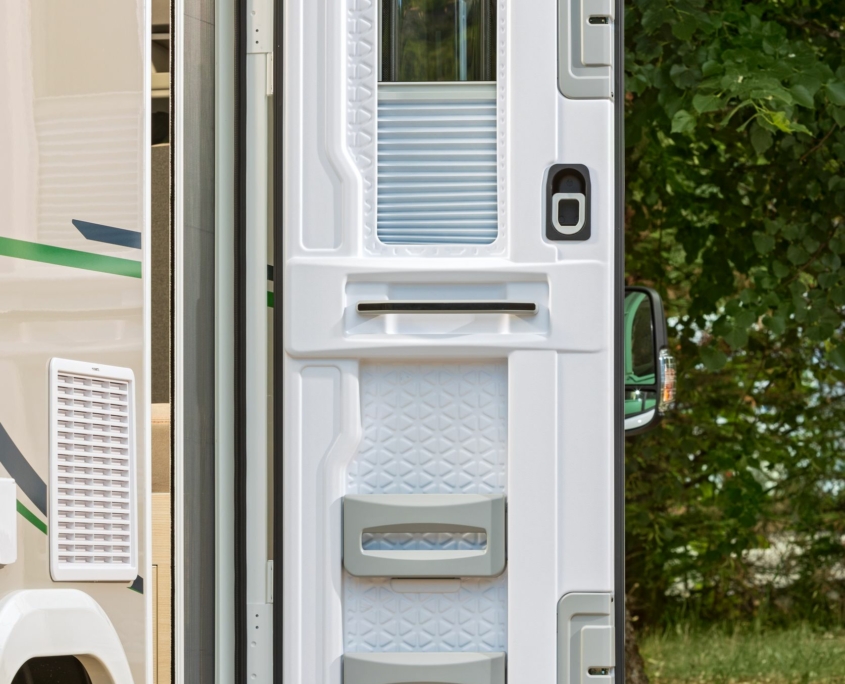 Chausson Titanium Ultimate 788, classique très équipé ⋆ Esprit Camping ...