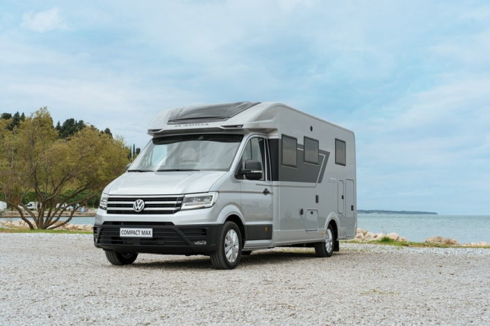 Nouveauté 2025, Adria Compact Max sur le Crafter ⋆ Esprit Camping Car ...