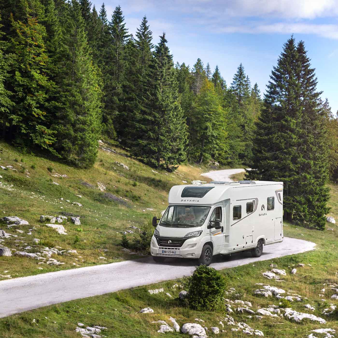 Bavaria T650C Unik ⋆ Esprit Camping Car - Le Mag'